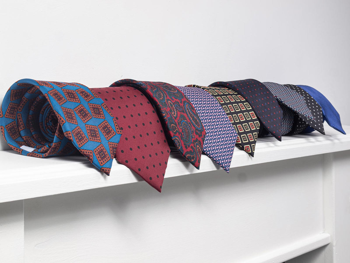 Savile Row Bespoke Tailor | Men's Tailored Suits | Redmayne 1860